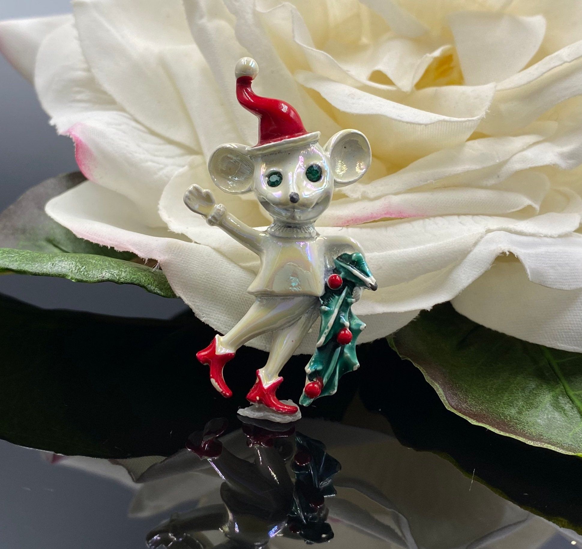Christmas Mouse Pin, Vintage Xmas Mouse, Iridescent Enamel Christmas Mouse